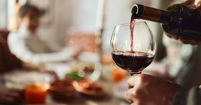 Alcohol consumption linked to increased dementia risk - Dallas Examiner